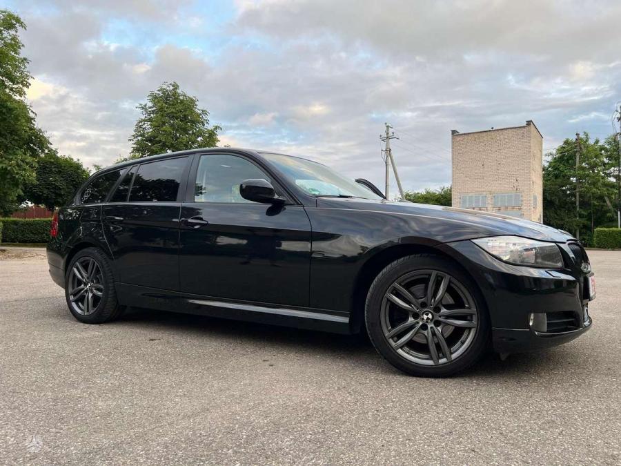Black BMW 318 2009 in Kaunas, with an engine capacity of 2.00 L and mileage of 0 thousand km for 4100 €, photo 4 on AUTOMOTO.COM.LV