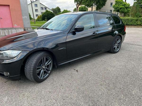 Melns BMW 318 2009 Kauņa, ar dzinēja tilpumu 2.00 L un nobraukumu 0 tūkst. km par 4100 €, foto 5 vietnē AUTOMOTO.COM.LV