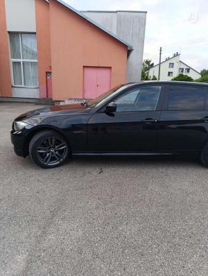 Black BMW 318 2009 in Kaunas, with an engine capacity of 2.00 L and mileage of 0 thousand km for 4100 €, photo 10 on AUTOMOTO.COM.LV