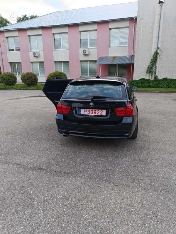 Melns BMW 318 2009 Kauņa, ar dzinēja tilpumu 2.00 L un nobraukumu 0 tūkst. km par 4100 €, foto 10 vietnē AUTOMOTO.COM.LV