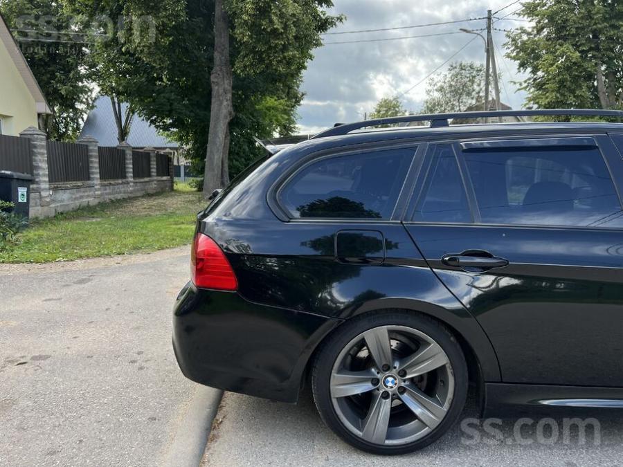 Black BMW 318 2009 in Daugavpils, with an engine capacity of 2.00 L and mileage of 310 thousand km for 3800 €, photo 6 on AUTOMOTO.COM.LV