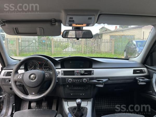 Black BMW 318 2009 in Daugavpils, with an engine capacity of 2.00 L and mileage of 310 thousand km for 3800 €, photo 7 on AUTOMOTO.COM.LV