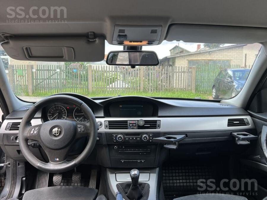 Black BMW 318 2009 in Daugavpils, with an engine capacity of 2.00 L and mileage of 310 thousand km for 3800 €, photo 8 on AUTOMOTO.COM.LV