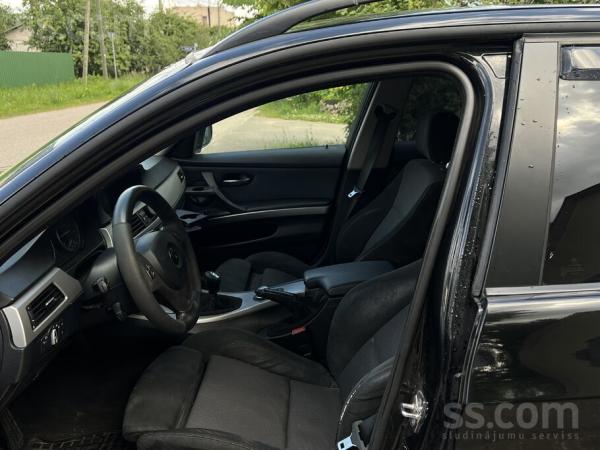 Black BMW 318 2009 in Daugavpils, with an engine capacity of 2.00 L and mileage of 310 thousand km for 3800 €, photo 8 on AUTOMOTO.COM.LV