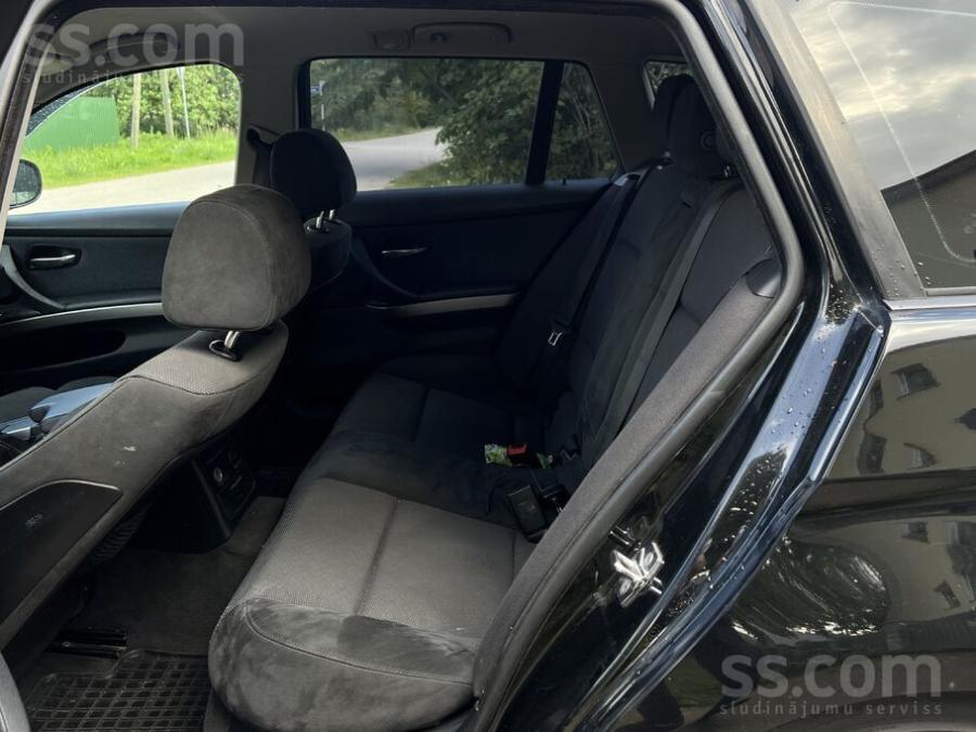 Black BMW 318 2009 in Daugavpils, with an engine capacity of 2.00 L and mileage of 310 thousand km for 3800 €, photo 10 on AUTOMOTO.COM.LV