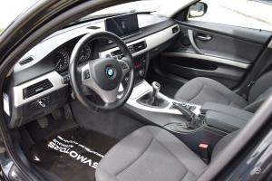 Black BMW 318 2009 in Vilnius, with an engine capacity of 2.00 L and mileage of 224 thousand km for 2750 €, photo 15 on AUTOMOTO.COM.LV