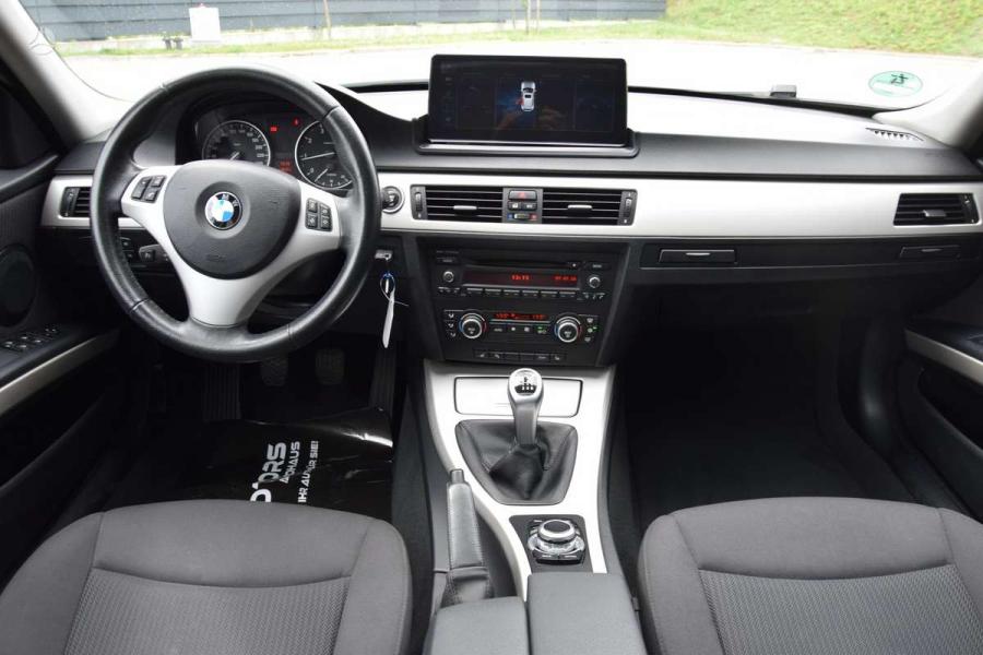 Black BMW 318 2009 in Vilnius, with an engine capacity of 2.00 L and mileage of 224 thousand km for 2750 €, photo 16 on AUTOMOTO.COM.LV