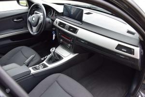 Black BMW 318 2009 in Vilnius, with an engine capacity of 2.00 L and mileage of 224 thousand km for 2750 €, photo 17 on AUTOMOTO.COM.LV