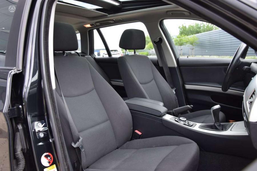 Black BMW 318 2009 in Vilnius, with an engine capacity of 2.00 L and mileage of 224 thousand km for 2750 €, photo 19 on AUTOMOTO.COM.LV