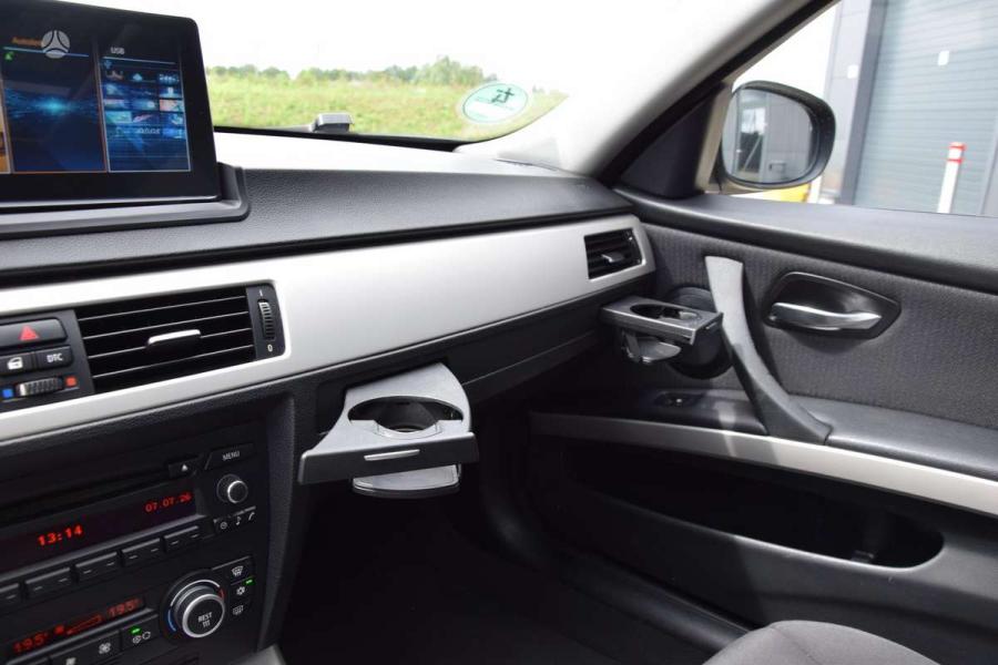 Black BMW 318 2009 in Vilnius, with an engine capacity of 2.00 L and mileage of 224 thousand km for 2750 €, photo 24 on AUTOMOTO.COM.LV
