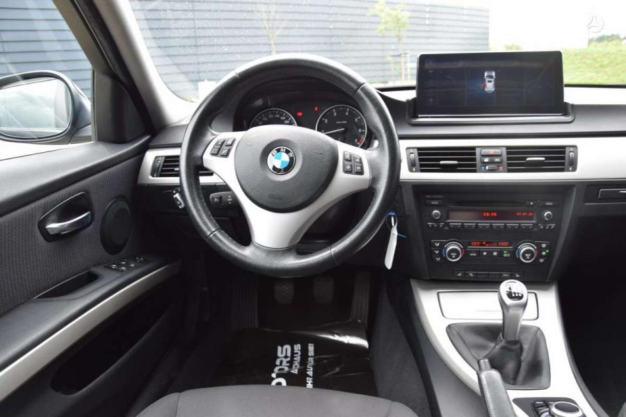 Black BMW 318 2009 in Vilnius, with an engine capacity of 2.00 L and mileage of 224 thousand km for 2750 €, photo 27 on AUTOMOTO.COM.LV