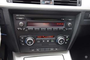 Black BMW 318 2009 in Vilnius, with an engine capacity of 2.00 L and mileage of 224 thousand km for 2750 €, photo 28 on AUTOMOTO.COM.LV