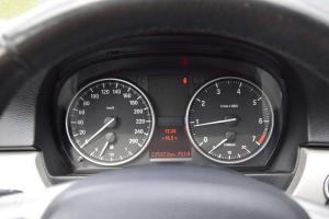 Black BMW 318 2009 in Vilnius, with an engine capacity of 2.00 L and mileage of 224 thousand km for 2750 €, photo 30 on AUTOMOTO.COM.LV