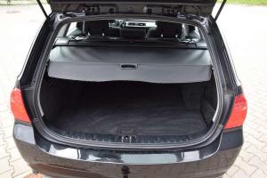 Black BMW 318 2009 in Vilnius, with an engine capacity of 2.00 L and mileage of 224 thousand km for 2750 €, photo 31 on AUTOMOTO.COM.LV