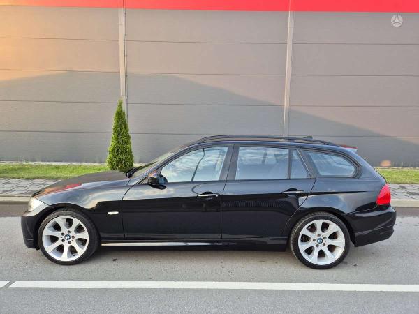 Black BMW 318 2009 in Panevezys, with an engine capacity of 2.00 L and mileage of 311 thousand km for 3999 €, photo 3 on AUTOMOTO.COM.LV