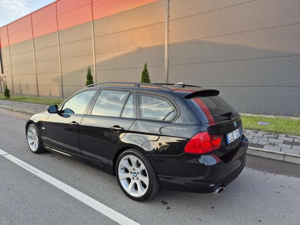 Black BMW 318 2009 in Panevezys, with an engine capacity of 2.00 L and mileage of 311 thousand km for 3999 €, photo 4 on AUTOMOTO.COM.LV