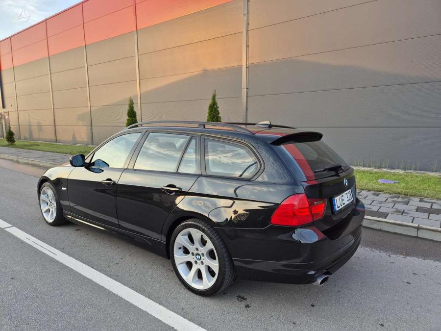 Melns BMW 318 2009 Panevēža, ar dzinēja tilpumu 2.00 L un nobraukumu 311 tūkst. km par 3999 €, foto 5 vietnē AUTOMOTO.COM.LV