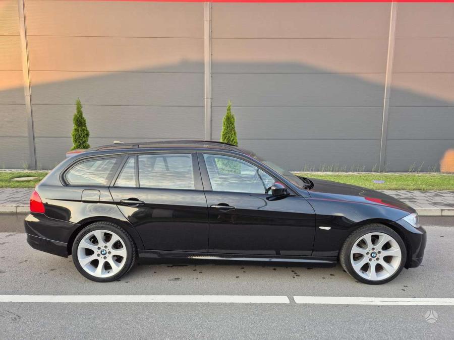 Melns BMW 318 2009 Panevēža, ar dzinēja tilpumu 2.00 L un nobraukumu 311 tūkst. km par 3999 €, foto 8 vietnē AUTOMOTO.COM.LV