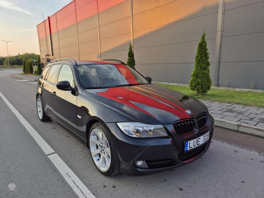 Melns BMW 318 2009 Panevēža, ar dzinēja tilpumu 2.00 L un nobraukumu 311 tūkst. km par 3999 €, foto 11 vietnē AUTOMOTO.COM.LV