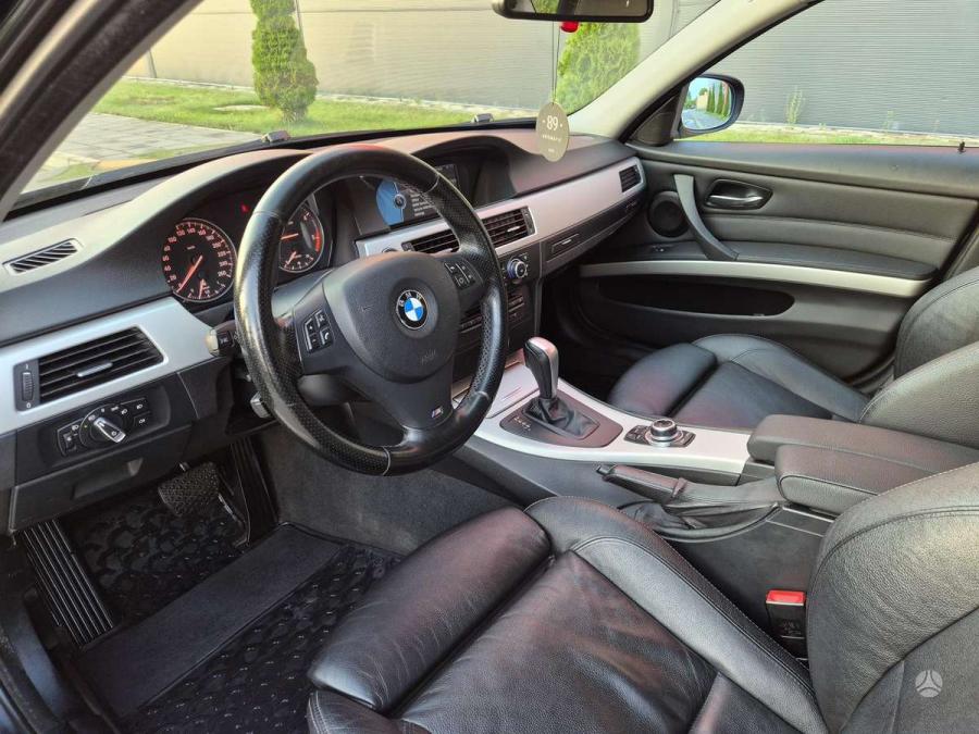 Melns BMW 318 2009 Panevēža, ar dzinēja tilpumu 2.00 L un nobraukumu 311 tūkst. km par 3999 €, foto 14 vietnē AUTOMOTO.COM.LV