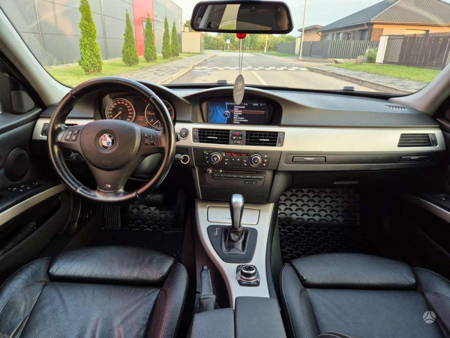 Melns BMW 318 2009 Panevēža, ar dzinēja tilpumu 2.00 L un nobraukumu 311 tūkst. km par 3999 €, foto 16 vietnē AUTOMOTO.COM.LV