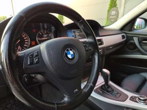Melns BMW 318 2009 Panevēža, ar dzinēja tilpumu 2.00 L un nobraukumu 311 tūkst. km par 3999 €, foto 17 vietnē AUTOMOTO.COM.LV
