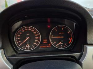 Melns BMW 318 2009 Panevēža, ar dzinēja tilpumu 2.00 L un nobraukumu 311 tūkst. km par 3999 €, foto 18 vietnē AUTOMOTO.COM.LV