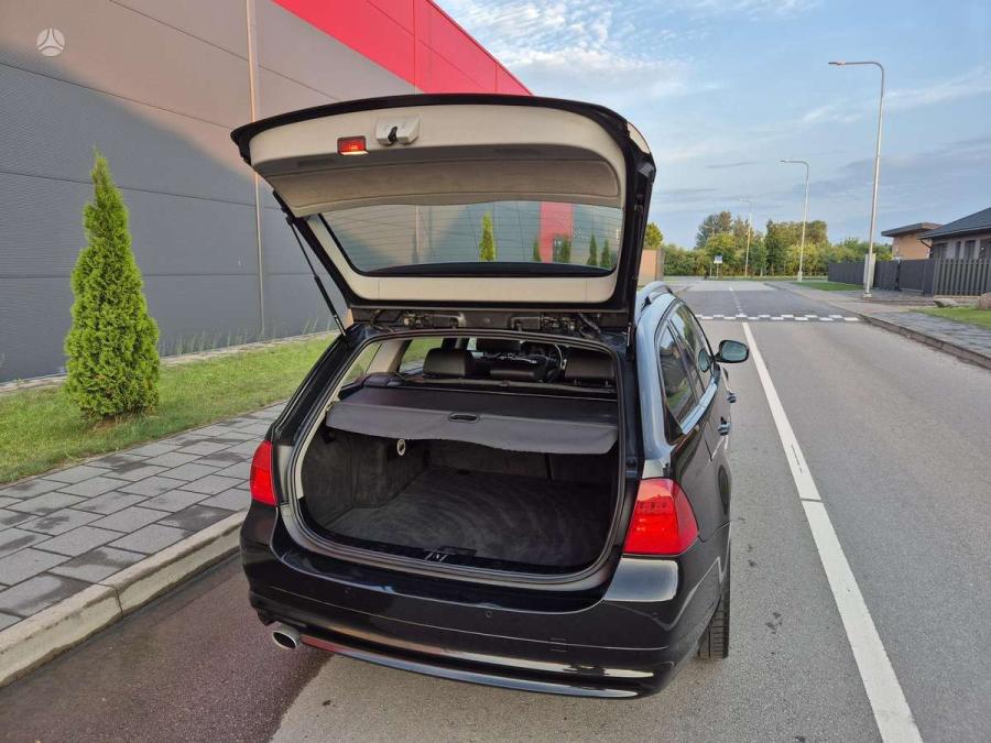 Melns BMW 318 2009 Panevēža, ar dzinēja tilpumu 2.00 L un nobraukumu 311 tūkst. km par 3999 €, foto 28 vietnē AUTOMOTO.COM.LV