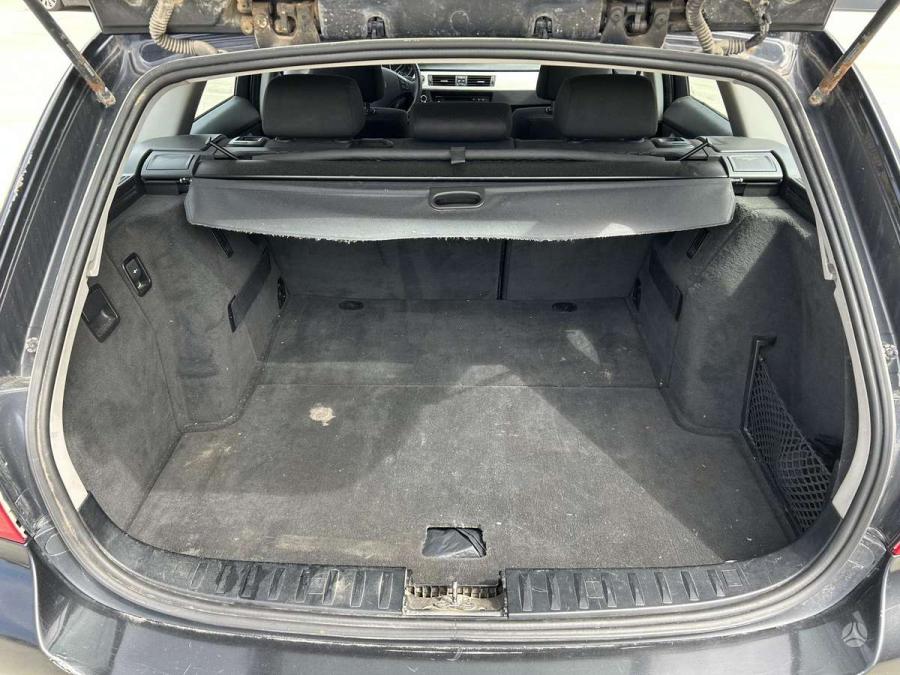 Black BMW 318 2009 in Klaipeda, with an engine capacity of 2.00 L and mileage of 444 thousand km for 3150 €, photo 9 on AUTOMOTO.COM.LV