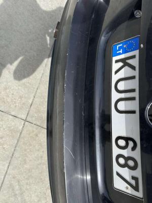 Black BMW 318 2009 in Klaipeda, with an engine capacity of 2.00 L and mileage of 444 thousand km for 3150 €, photo 13 on AUTOMOTO.COM.LV
