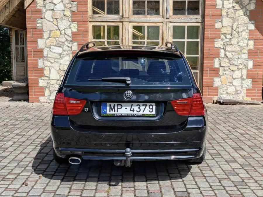Black BMW 318 2009 in Sigulda, with an engine capacity of 2.00 L and mileage of 333 thousand km for 4390 €, photo 6 on AUTOMOTO.COM.LV