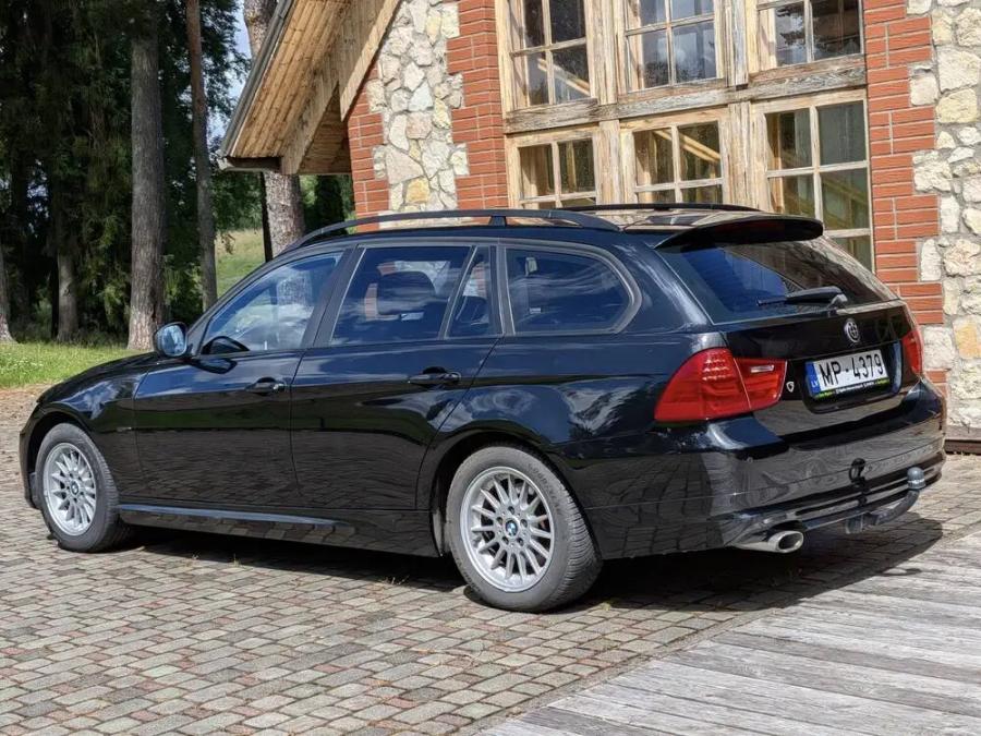 Black BMW 318 2009 in Sigulda, with an engine capacity of 2.00 L and mileage of 333 thousand km for 4390 €, photo 7 on AUTOMOTO.COM.LV