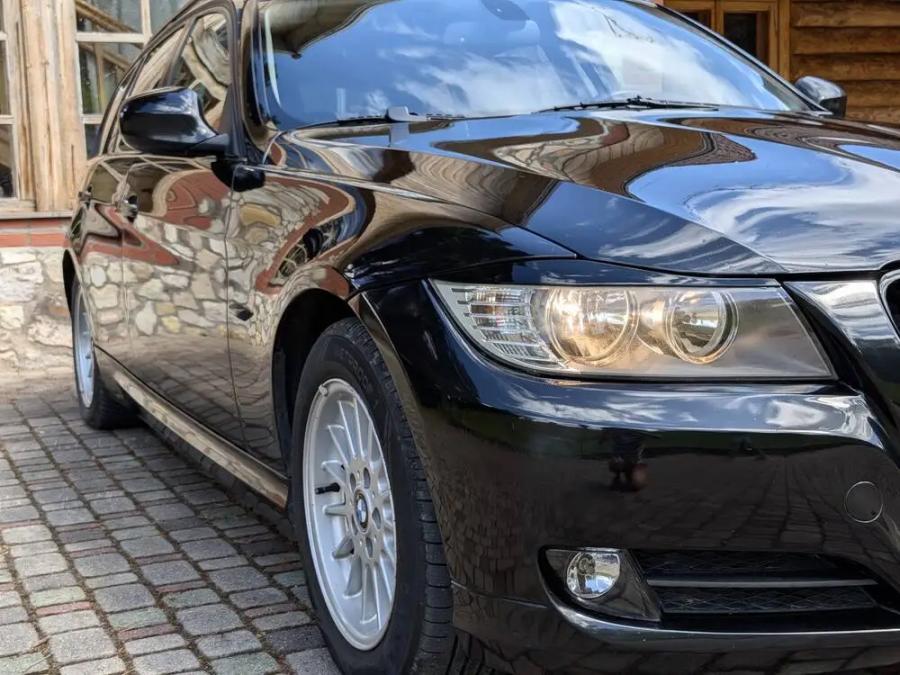 Black BMW 318 2009 in Sigulda, with an engine capacity of 2.00 L and mileage of 333 thousand km for 4390 €, photo 11 on AUTOMOTO.COM.LV