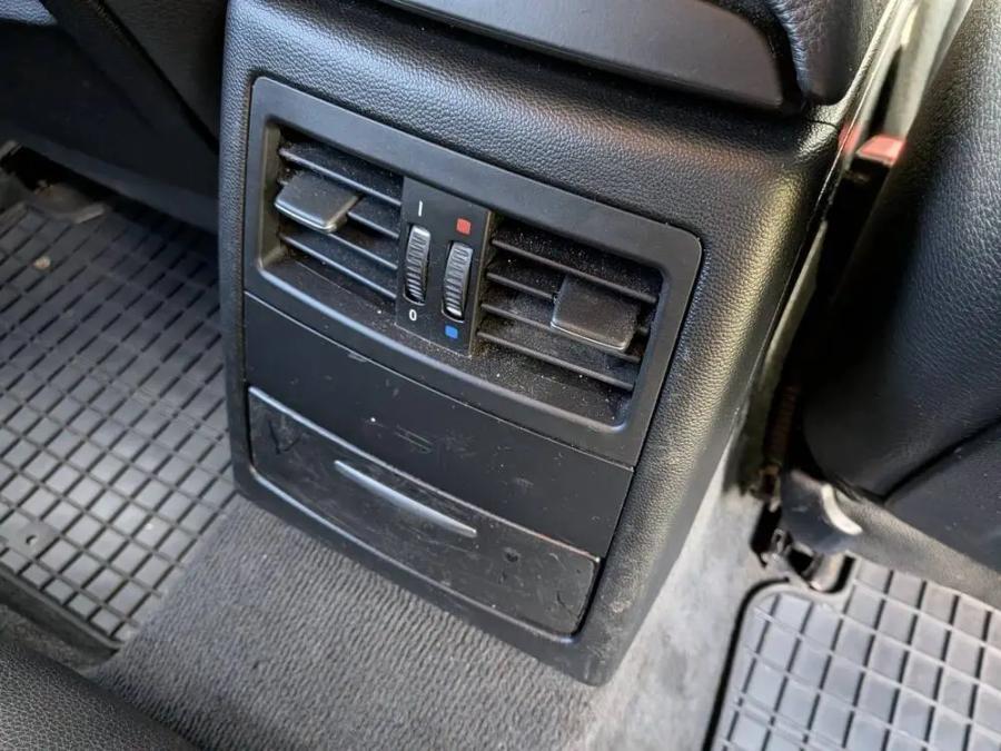 Black BMW 318 2009 in Sigulda, with an engine capacity of 2.00 L and mileage of 333 thousand km for 4390 €, photo 24 on AUTOMOTO.COM.LV