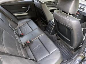 Black BMW 318 2009 in Sigulda, with an engine capacity of 2.00 L and mileage of 333 thousand km for 4390 €, photo 25 on AUTOMOTO.COM.LV