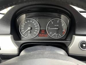 Black BMW 318 2009 in Sigulda, with an engine capacity of 2.00 L and mileage of 333 thousand km for 4390 €, photo 34 on AUTOMOTO.COM.LV