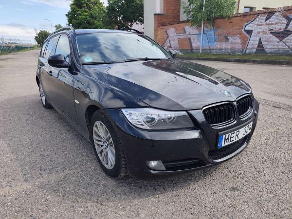 Black BMW 318 2009 in Siauliai, with an engine capacity of 2.00 L and mileage of 261 thousand km for 2950 €, photo 1 on AUTOMOTO.COM.LV