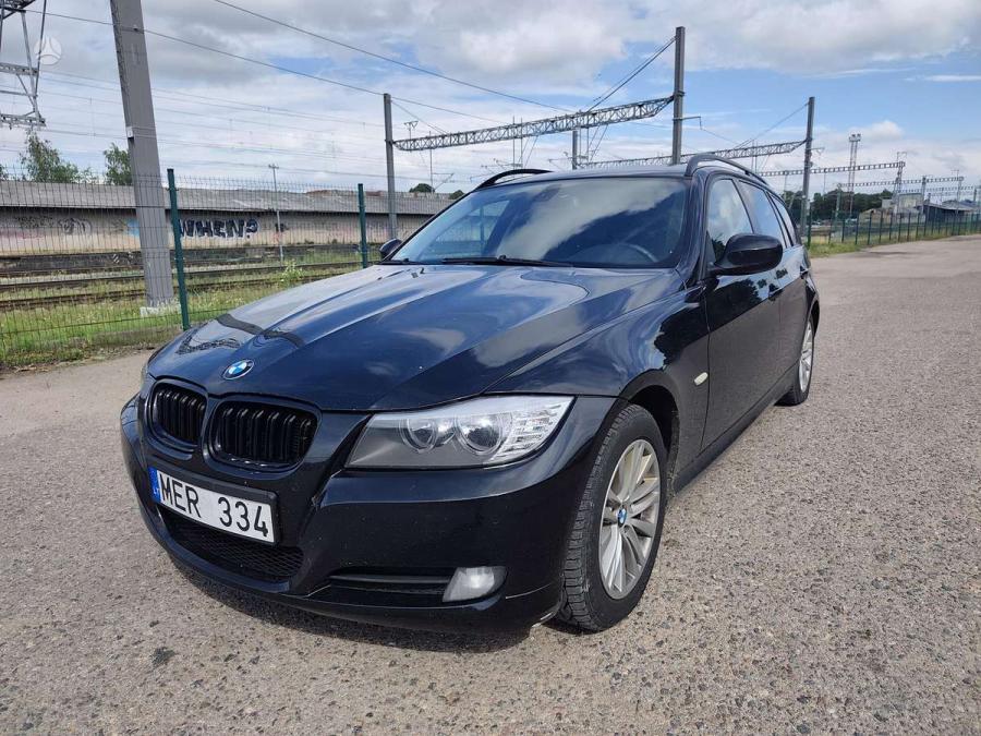 Melns BMW 318 2009 Šauļi, ar dzinēja tilpumu 2.00 L un nobraukumu 261 tūkst. km par 2950 €, foto 4 vietnē AUTOMOTO.COM.LV