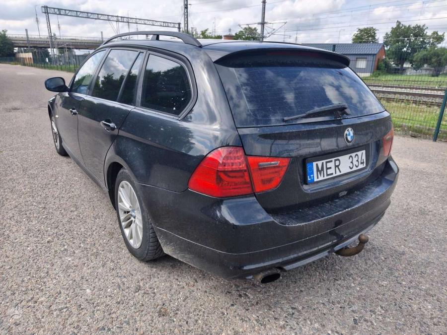 Melns BMW 318 2009 Šauļi, ar dzinēja tilpumu 2.00 L un nobraukumu 261 tūkst. km par 2950 €, foto 5 vietnē AUTOMOTO.COM.LV