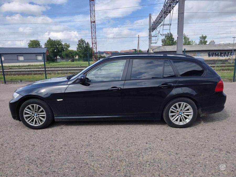 Melns BMW 318 2009 Šauļi, ar dzinēja tilpumu 2.00 L un nobraukumu 261 tūkst. km par 2950 €, foto 8 vietnē AUTOMOTO.COM.LV