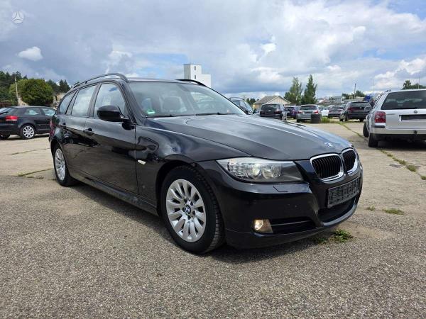 Black BMW 318 2009 in Utena, with an engine capacity of 2.00 L and mileage of 195 thousand km for 3550 €, photo 1 on AUTOMOTO.COM.LV