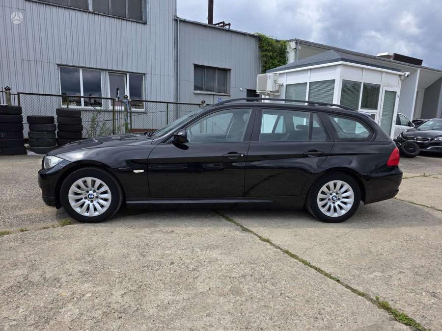 Black BMW 318 2009 in Utena, with an engine capacity of 2.00 L and mileage of 195 thousand km for 3550 €, photo 4 on AUTOMOTO.COM.LV
