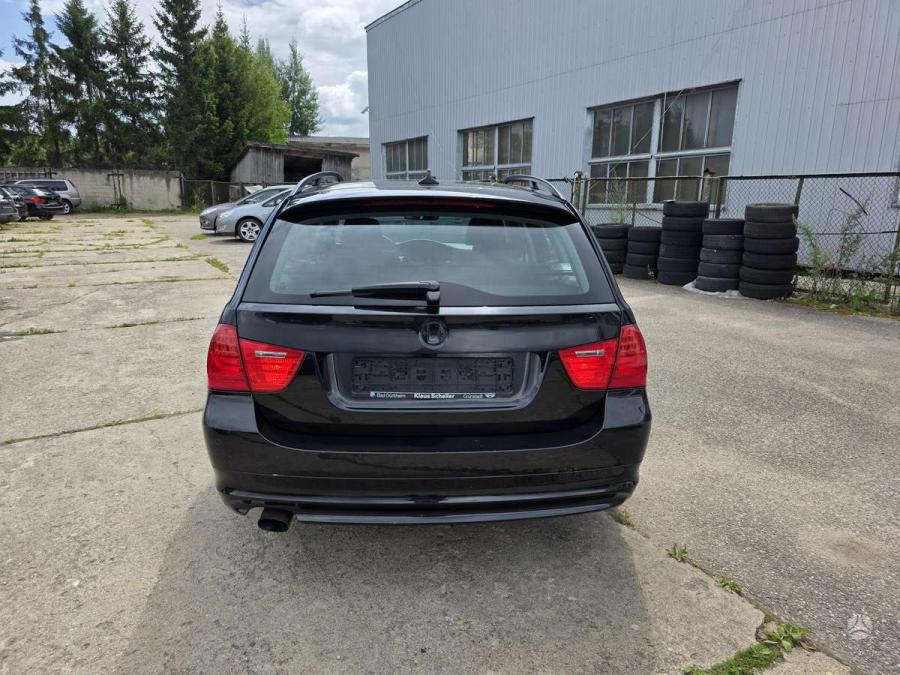 Black BMW 318 2009 in Utena, with an engine capacity of 2.00 L and mileage of 195 thousand km for 3550 €, photo 9 on AUTOMOTO.COM.LV