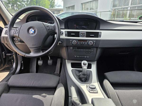 Black BMW 318 2009 in Utena, with an engine capacity of 2.00 L and mileage of 195 thousand km for 3550 €, photo 10 on AUTOMOTO.COM.LV