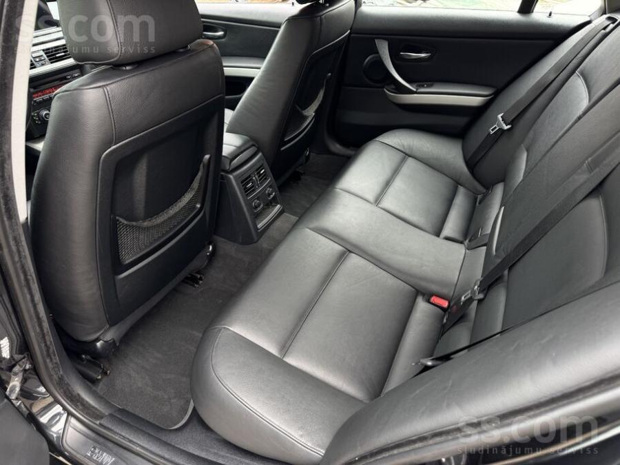 Melns BMW 318 2009 Rīga, ar dzinēja tilpumu 2.00 L un nobraukumu 324 tūkst. km par 4950 €, foto 14 vietnē AUTOMOTO.COM.LV