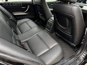 Melns BMW 318 2009 Rīga, ar dzinēja tilpumu 2.00 L un nobraukumu 324 tūkst. km par 4950 €, foto 15 vietnē AUTOMOTO.COM.LV