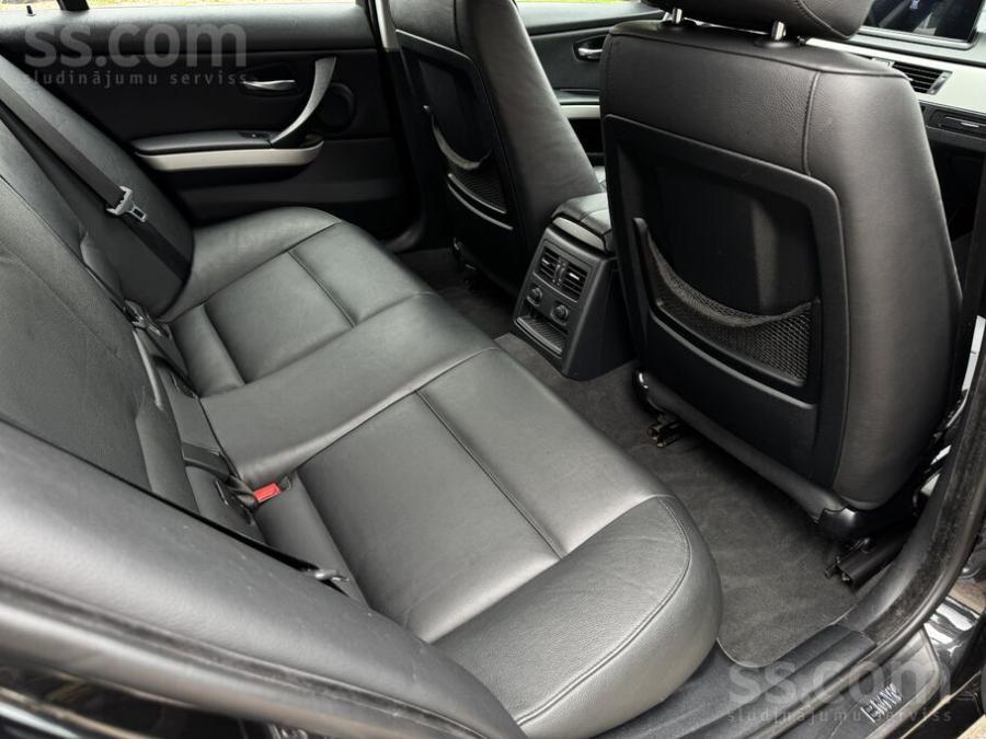 Melns BMW 318 2009 Rīga, ar dzinēja tilpumu 2.00 L un nobraukumu 324 tūkst. km par 4950 €, foto 15 vietnē AUTOMOTO.COM.LV