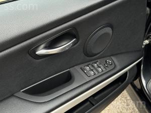 Melns BMW 318 2009 Rīga, ar dzinēja tilpumu 2.00 L un nobraukumu 324 tūkst. km par 4950 €, foto 24 vietnē AUTOMOTO.COM.LV