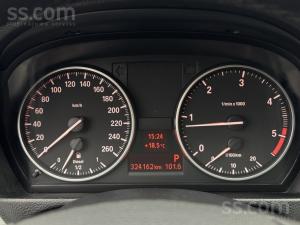 Melns BMW 318 2009 Rīga, ar dzinēja tilpumu 2.00 L un nobraukumu 324 tūkst. km par 4950 €, foto 32 vietnē AUTOMOTO.COM.LV