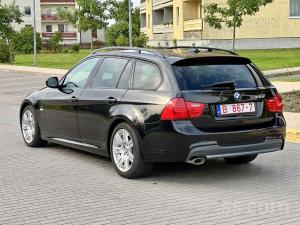 Black BMW 318 2009 in Riga, with an engine capacity of 2.00 L and mileage of 272 thousand km for 5390 €, photo 5 on AUTOMOTO.COM.LV